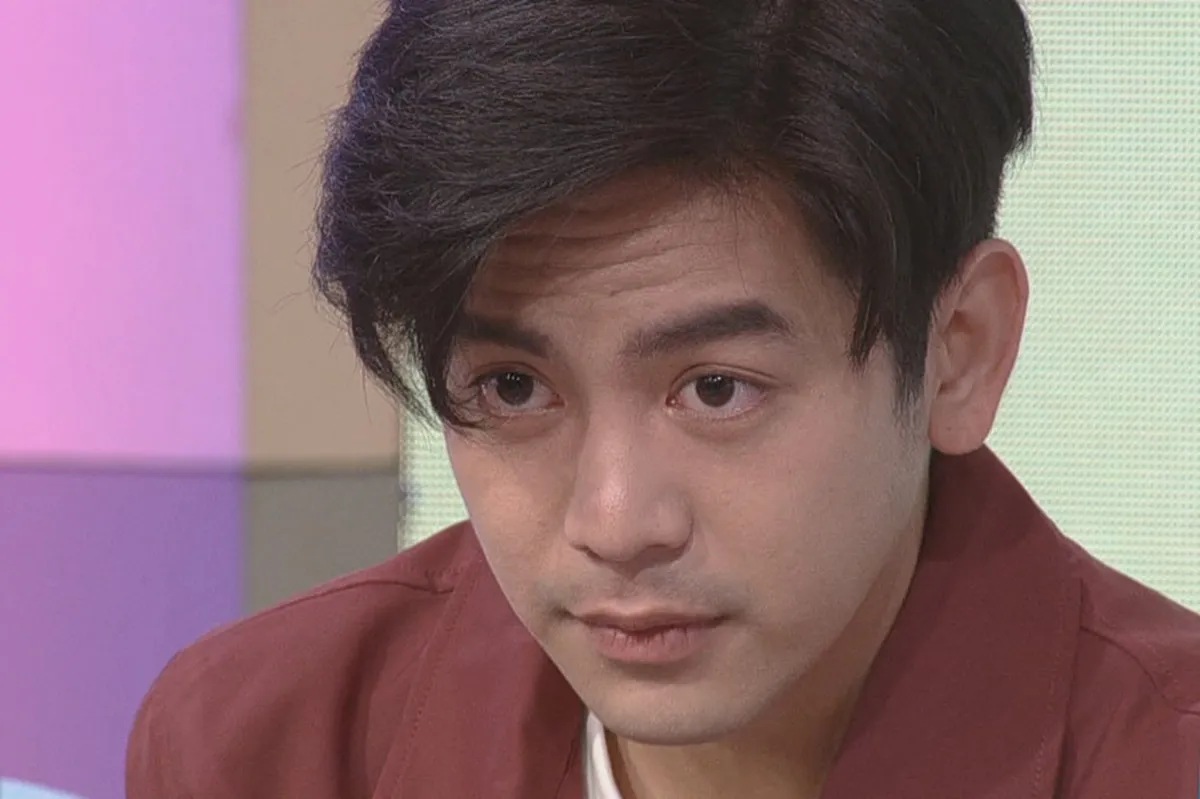 Joshua Garcia, naiyak dahil sa sulat ng ina | ABS-CBN Entertainment Joshua Garcia, naiyak dahil sa sulat ng ina | ABS-CBN Entertainment