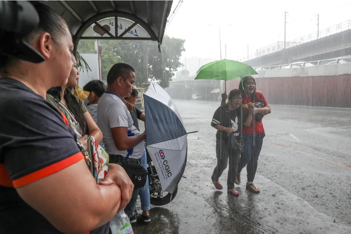 Yellow rainfall warning up in Metro Manila, nearby areas: PAGASA | ABS ...