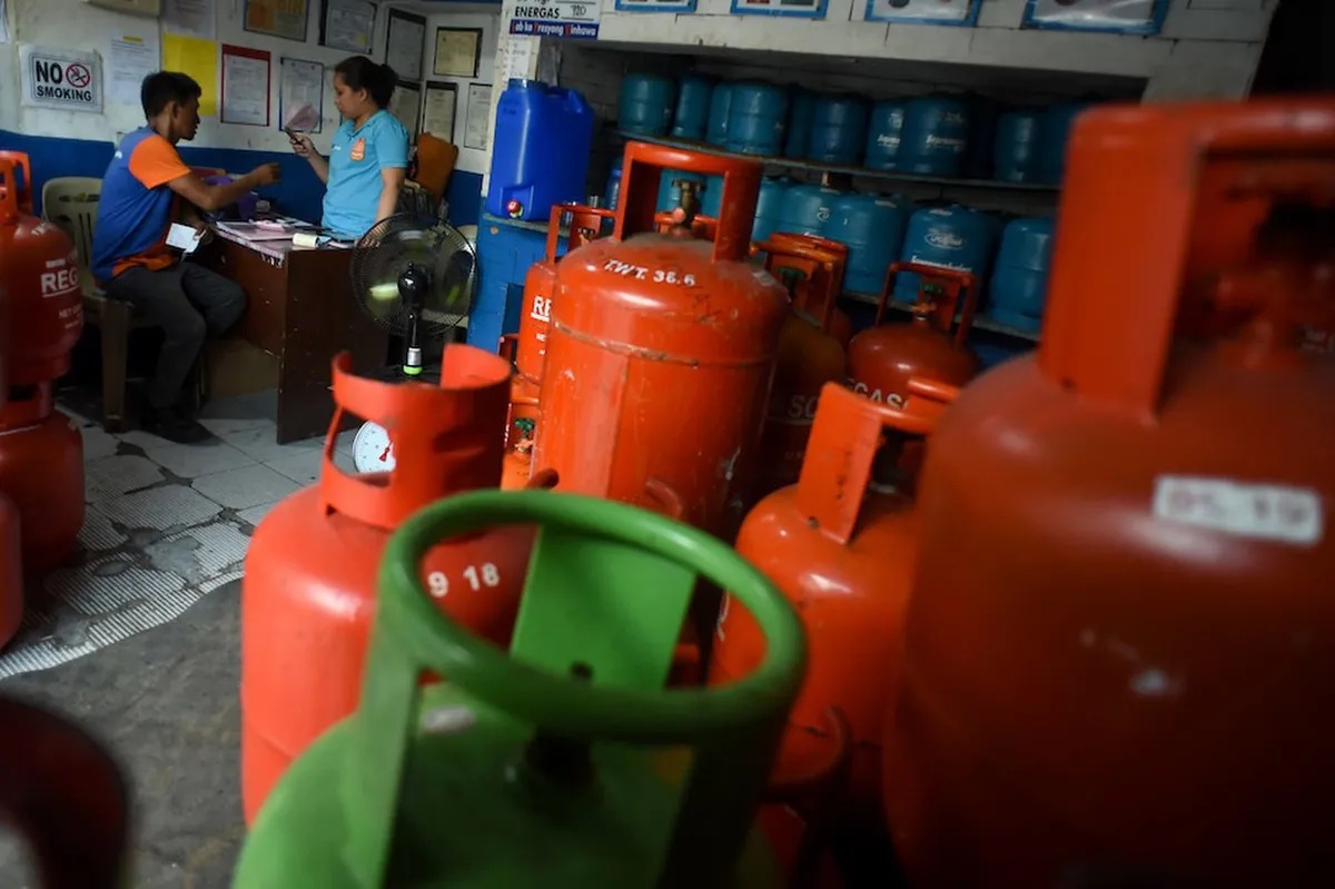 LPG may big-time rollback sa Abril 1 | ABS-CBN News
