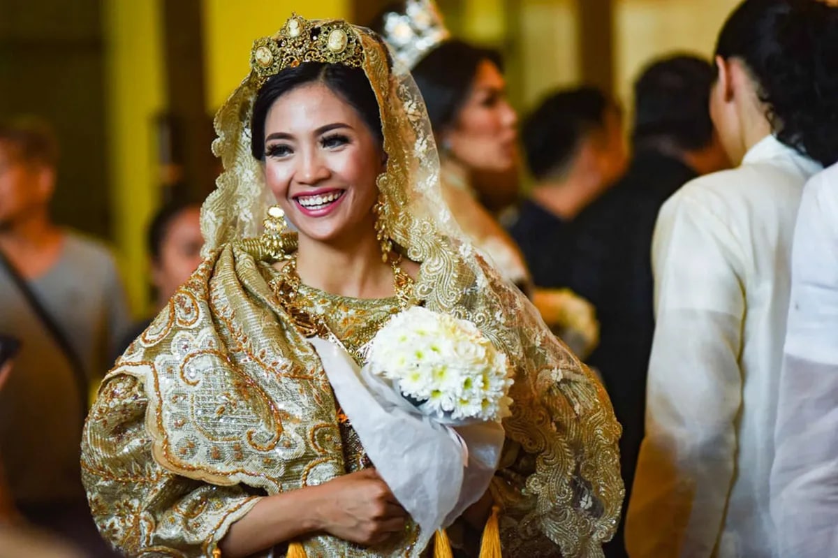 TINGNAN: Manila Hotel, ibinalik ang tradisyon ng Flores de Mayo | ABS ... TINGNAN: Manila Hotel, ibinalik ang tradisyon ng Flores de Mayo | ABS ...