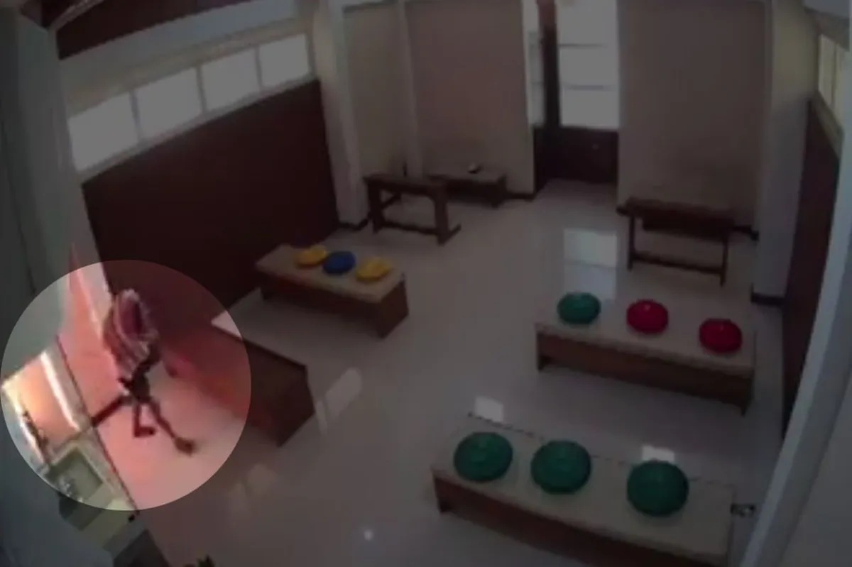 SAPUL SA CCTV: Lalaki, sinilaban ang adoration chapel ng simbahan sa ... SAPUL SA CCTV: Lalaki, sinilaban ang adoration chapel ng simbahan sa ...