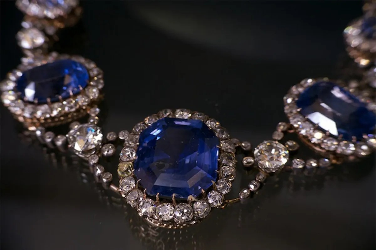 Imelda Marcos jewelry auction to proceed as Duterte issues formal order ...