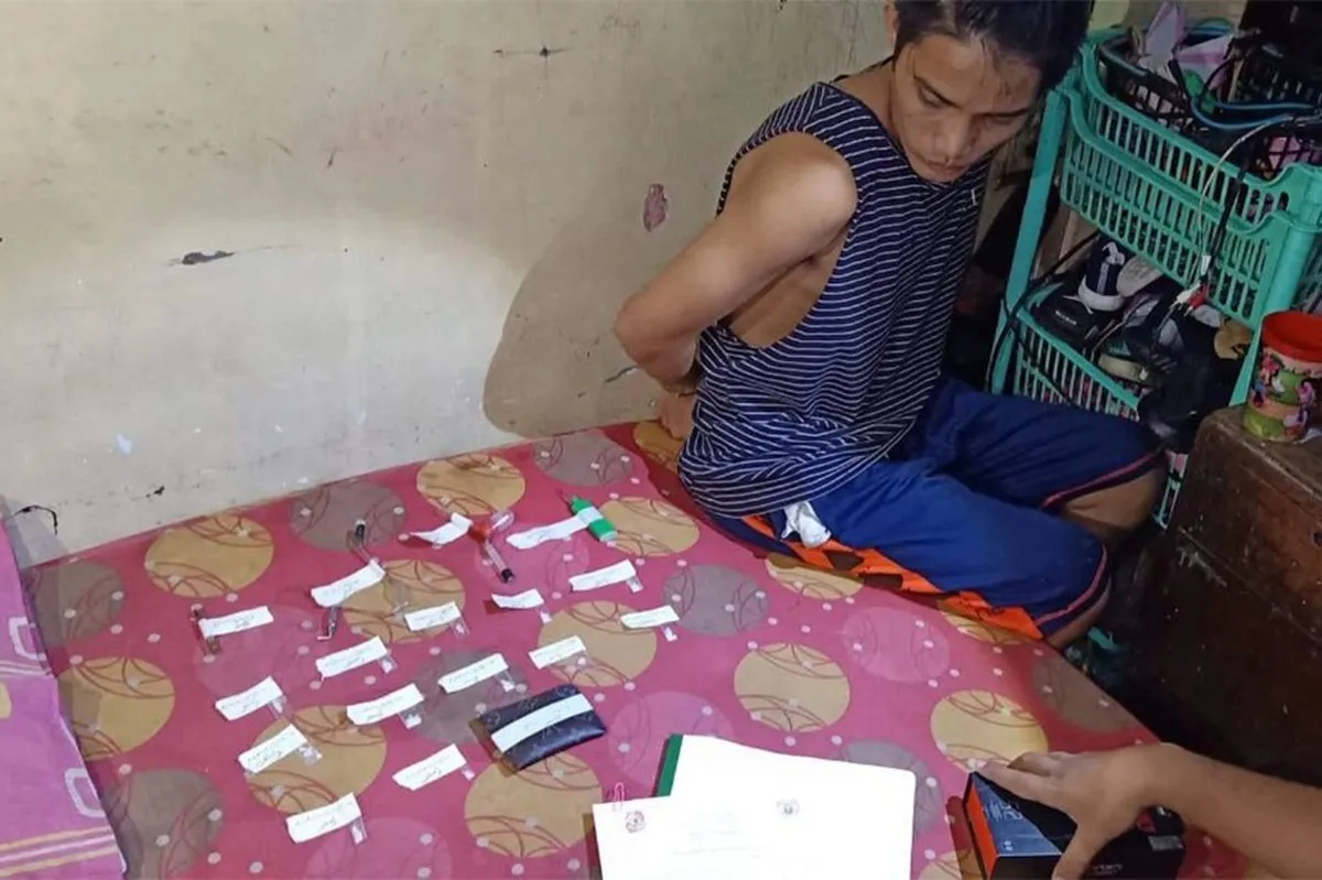 Dating sumuko sa 'Oplan Tokhang' timbog sa San Juan drug raid | ABS-CBN ...
