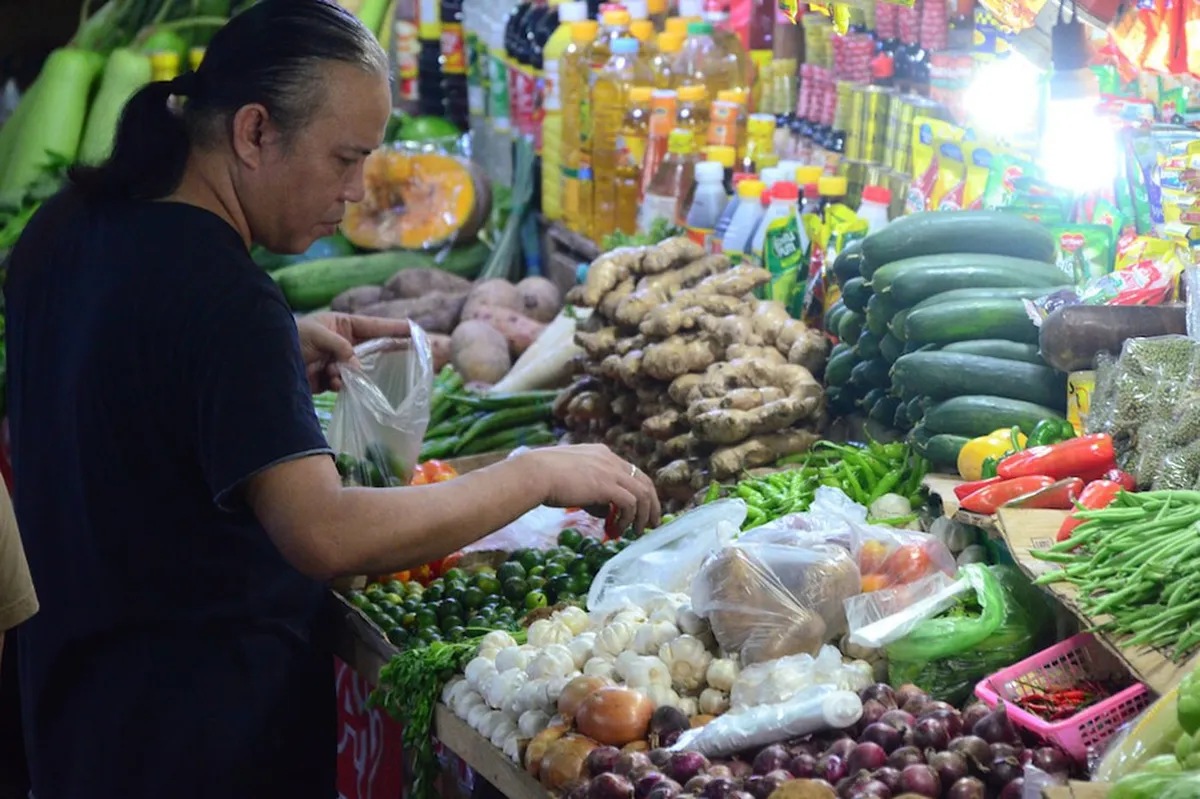 ALAMIN: Galaw sa presyo ng gulay, isda sa Commonwealth Market | ABS-CBN News