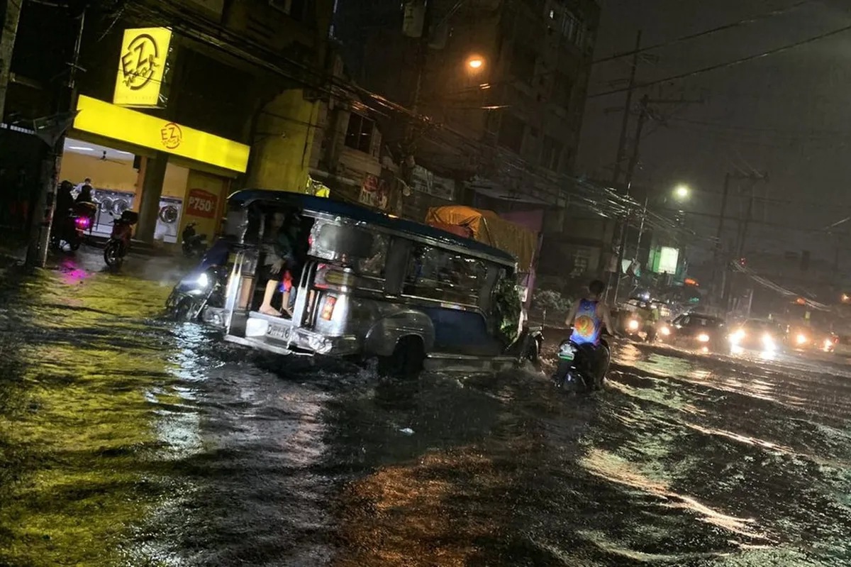 TINGNAN: Baha dulot ng matinding pag-ulan sa Metro Manila | ABS-CBN News