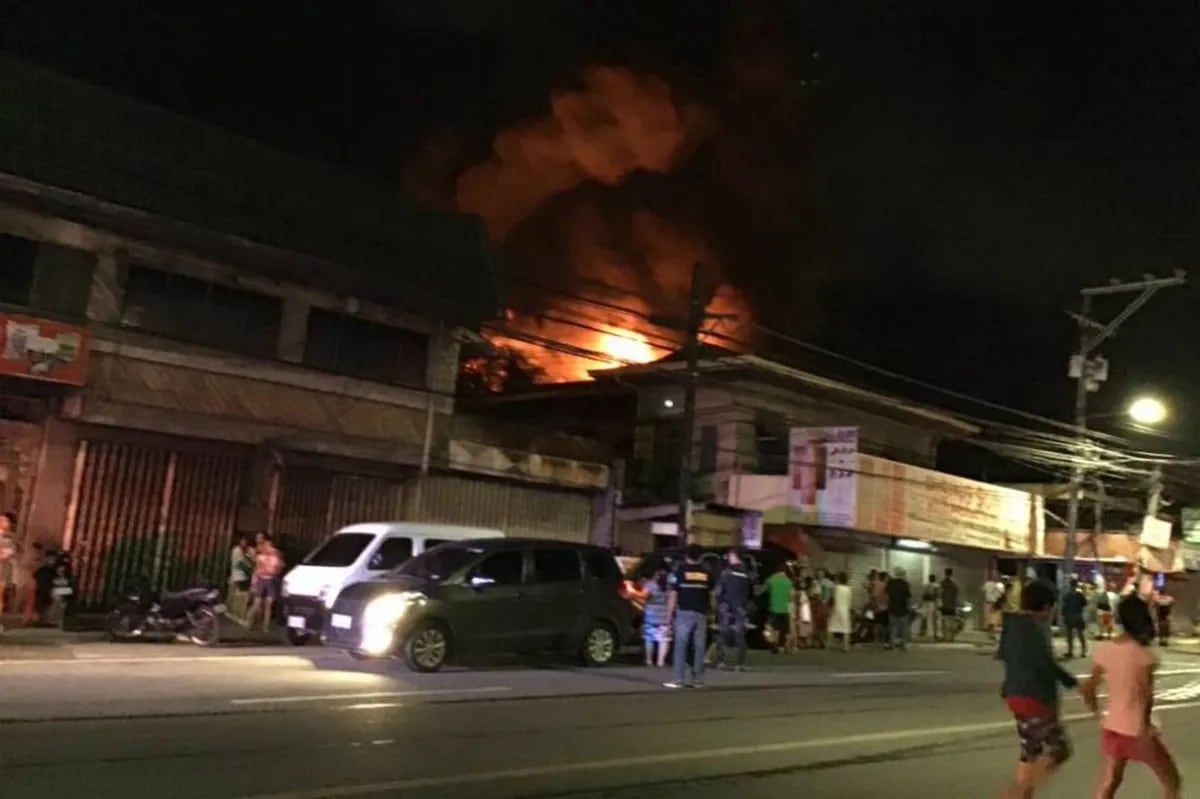 Pabrika ng damit sa Mandaue, nasunog | ABS-CBN News Pabrika ng damit sa Mandaue, nasunog | ABS-CBN News