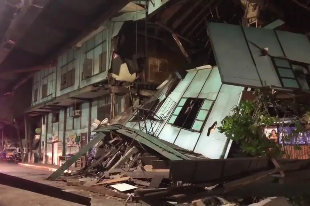 PANOORIN: Bahagi ng bahay sa Binondo, gumuho | ABS-CBN News PANOORIN: Bahagi ng bahay sa Binondo, gumuho | ABS-CBN News