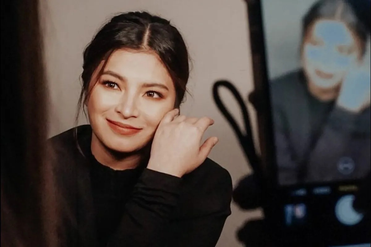 LOOK: Angel Locsin awards scholarships to 31 kids | ABS-CBN Entertainment
