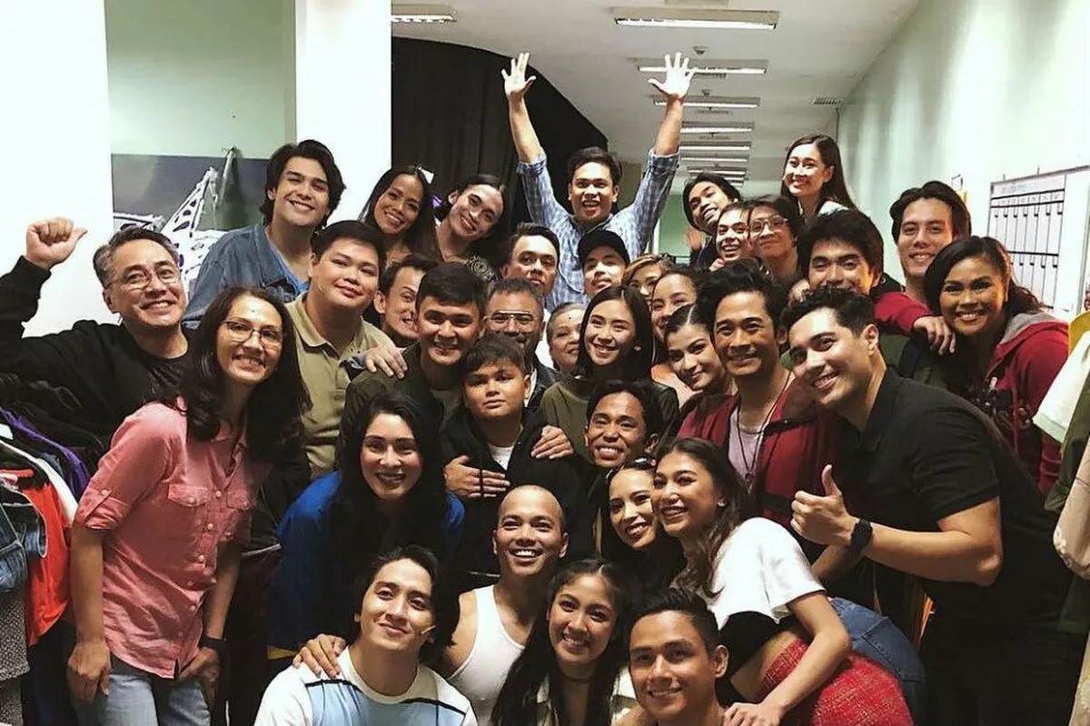 LOOK: Sarah, Matteo catch 'Huling El Bimbo' | ABS-CBN Entertainment