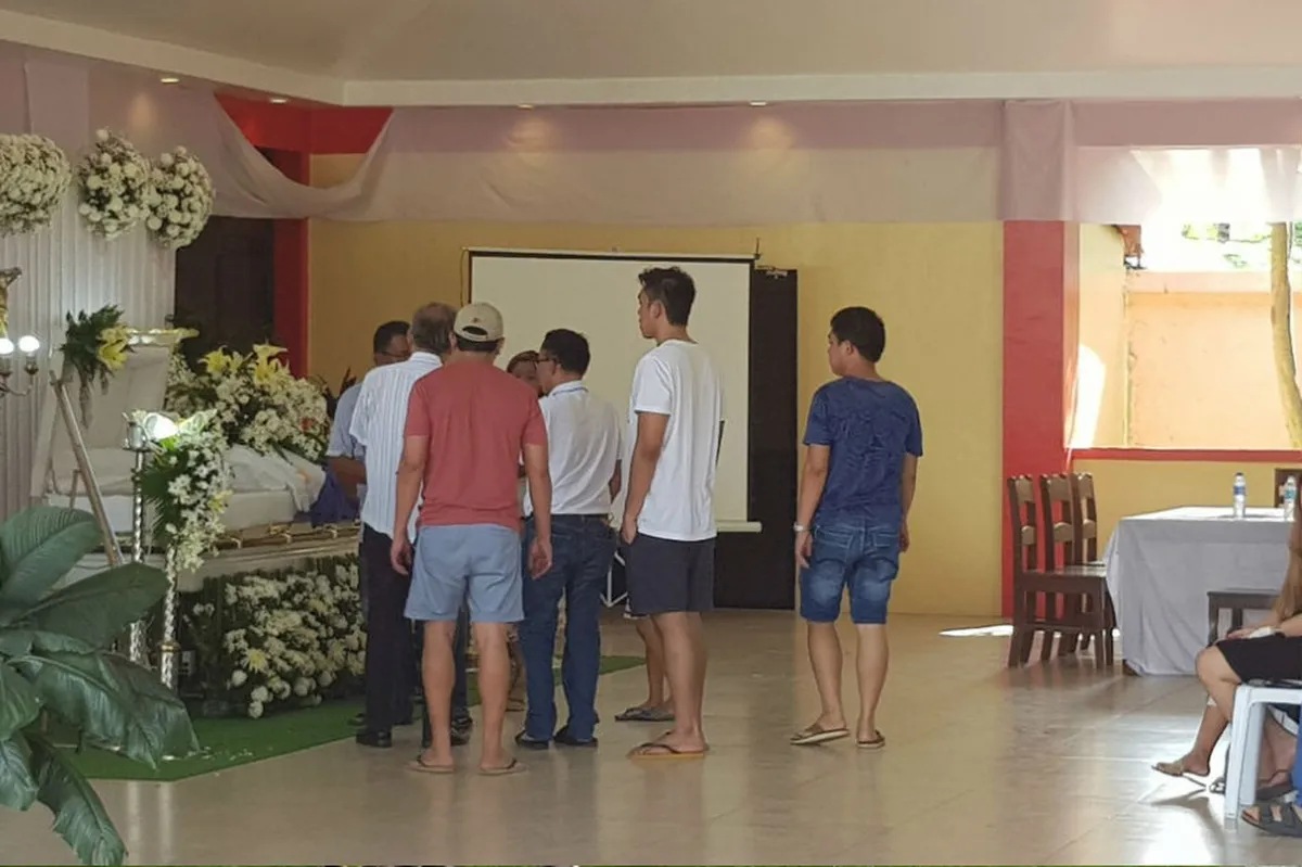 Mga labi ng alkalde ng bayan sa Misamis Occidental, naiuwi na | ABS-CBN ... Mga labi ng alkalde ng bayan sa Misamis Occidental, naiuwi na | ABS-CBN ...