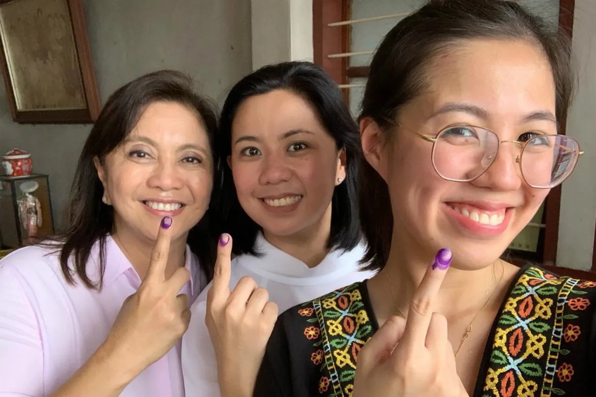Robredo sisters join mom Leni in 'soldiering on' after senatorial race ...