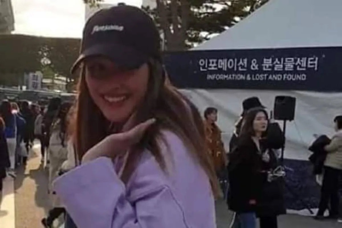 LOOK: Liza Soberano spotted at BTS concert in Seoul | ABS-CBN Entertainment