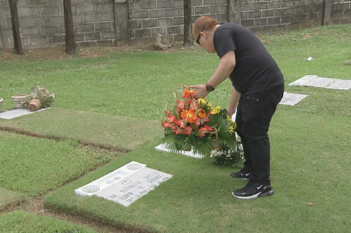 Puntod ng mga namayapang bituin, binisita ng mga kaanak, fans | ABS-CBN Entertainment