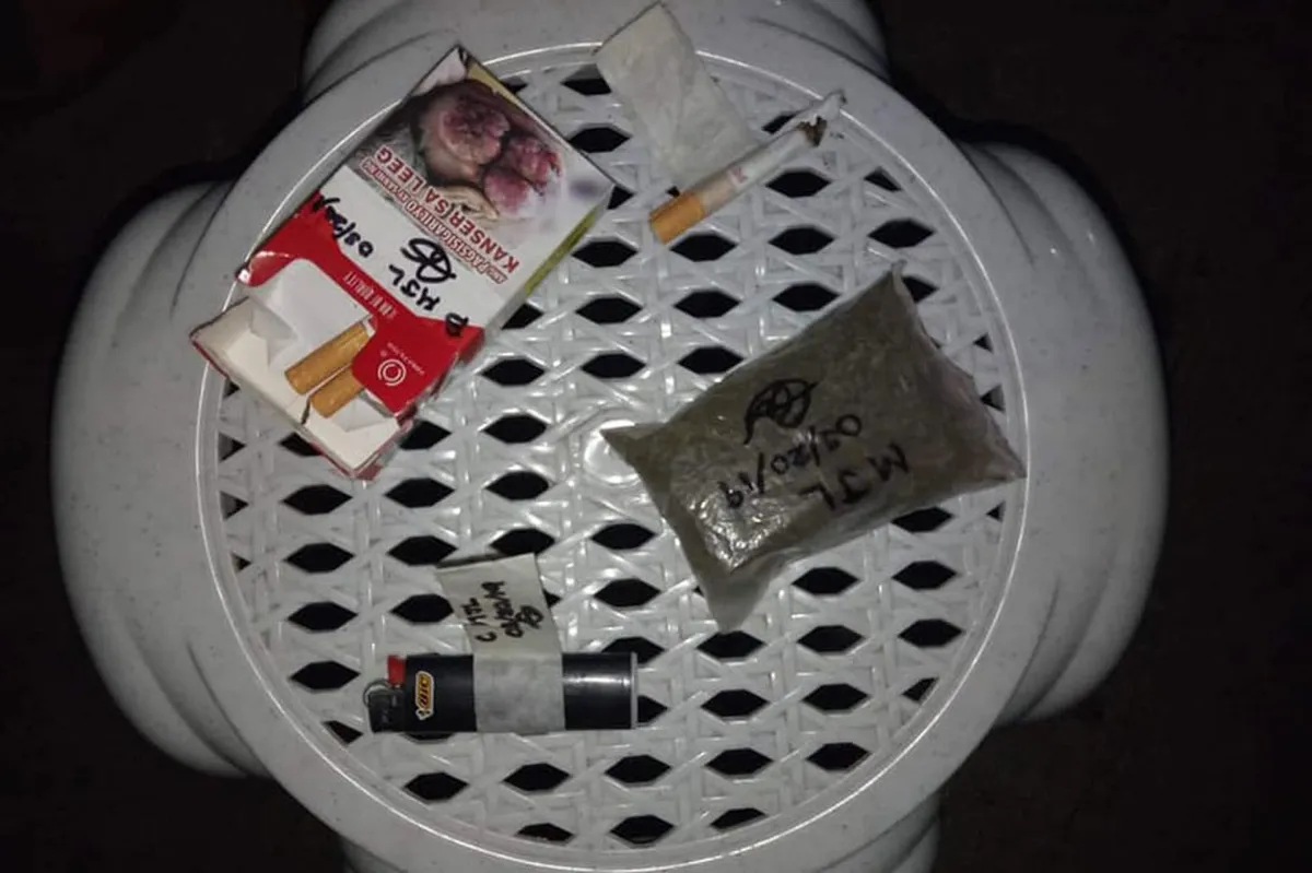 3 banyaga huli sa aktong pot session | ABS-CBN News