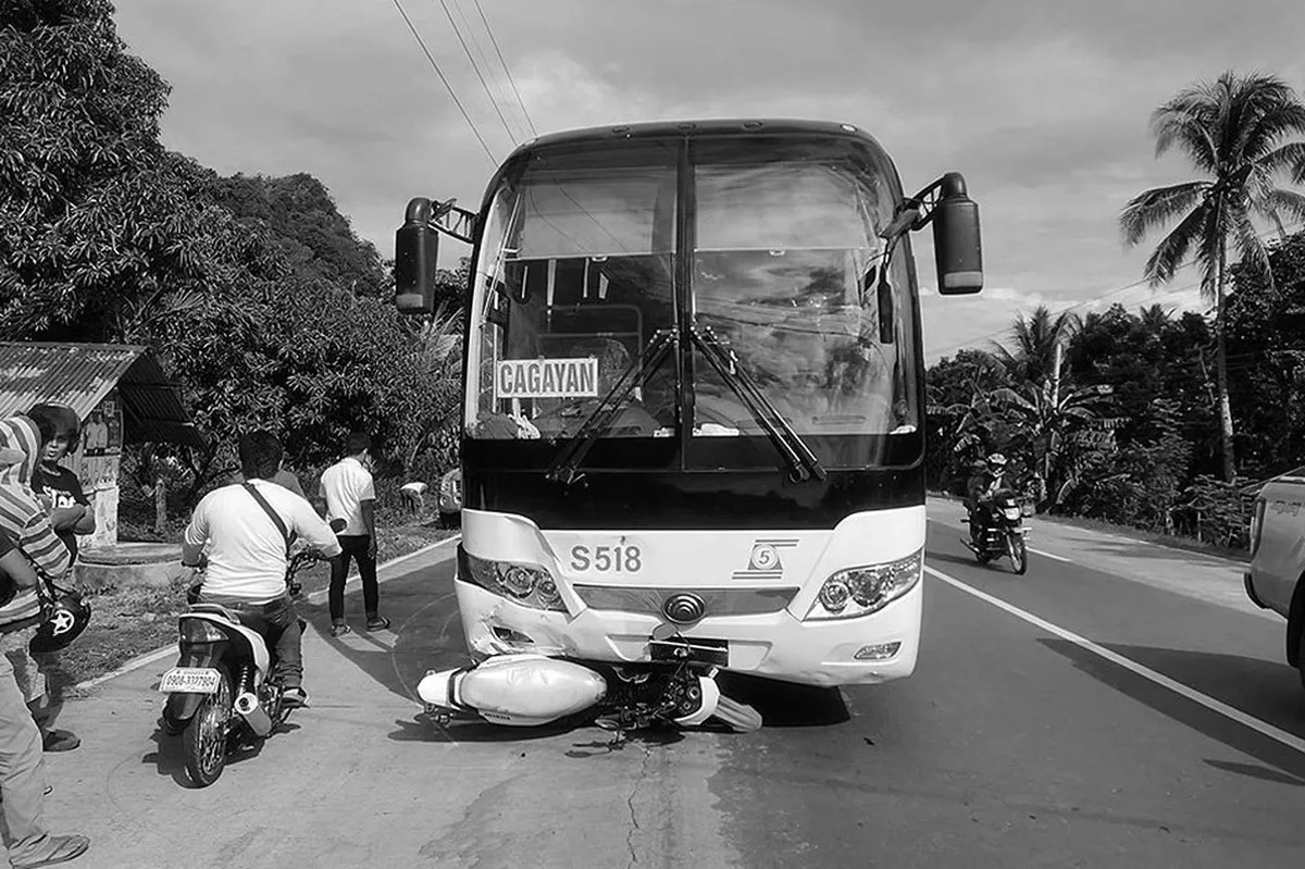 'Habal-habal' driver, patay pagkatapos mabangga ng bus sa Dipolog City | ABS-CBN News