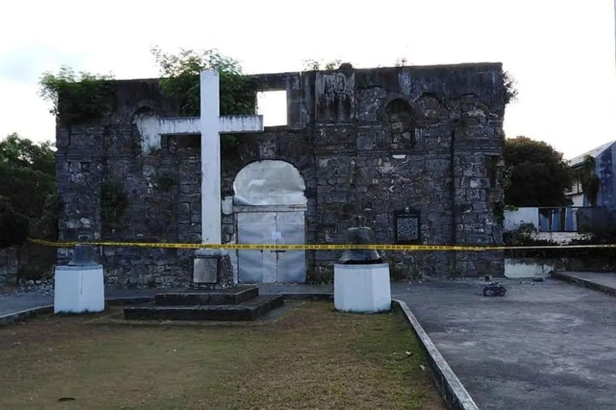 TINGNAN: Lumang simbahan sa Northern Samar, nasira rin sa lindol | ABS ...