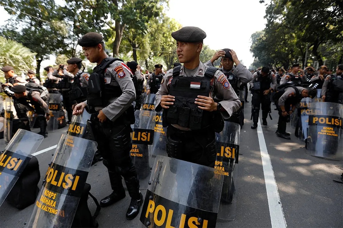 Indonesian police beat protesters during deadly Jakarta riots: Amnesty ...