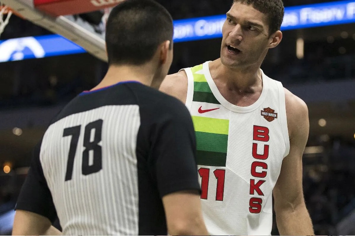 Surging Bucks stomp slumping Pistons | ABS-CBN Sports