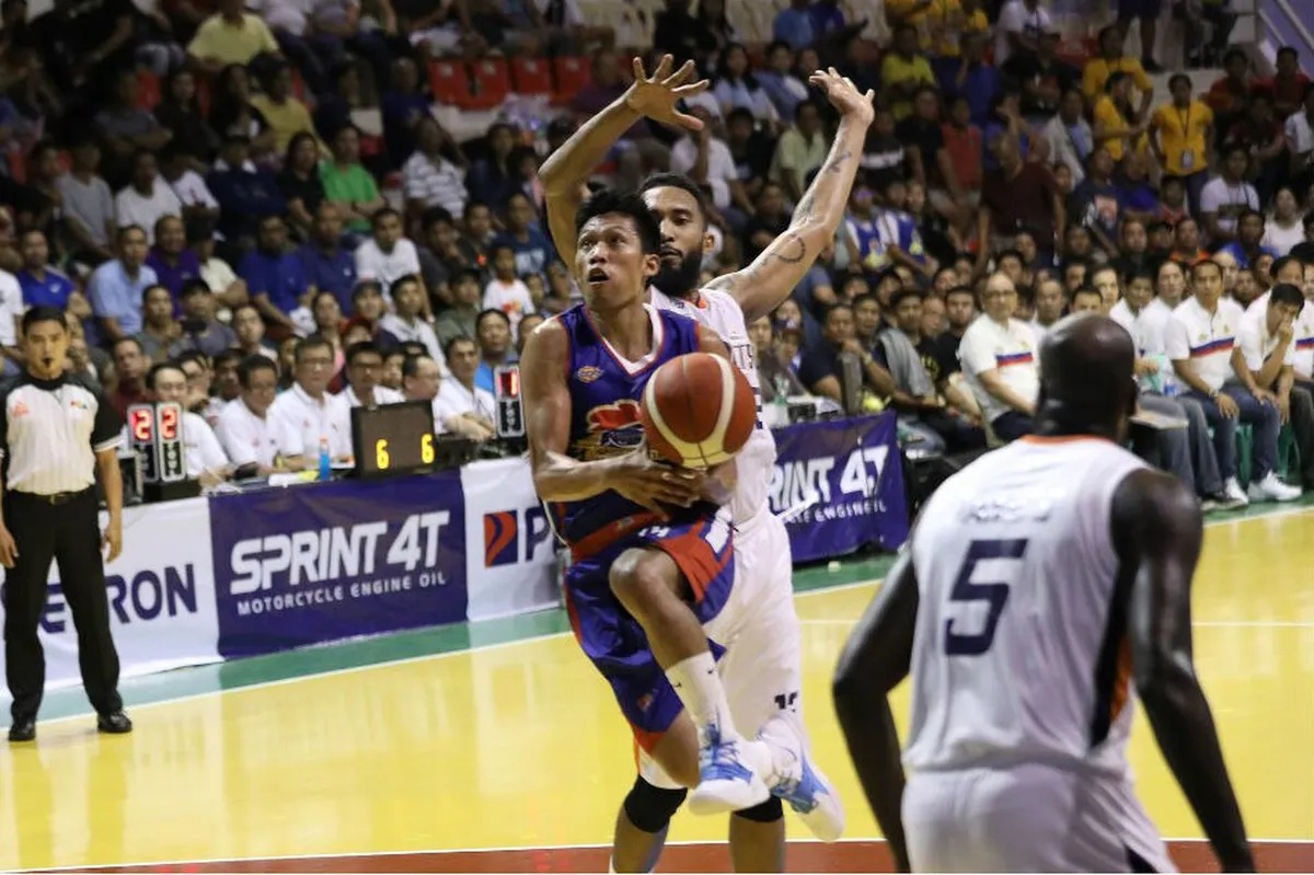 PBA: Mark Barroca shines in hometown game, as Magnolia rips Meralco ...