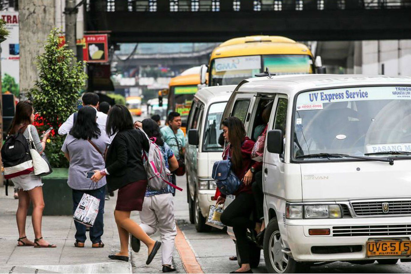 Tamang sakayan, babaan ng UV Express ipatutupad | ABS-CBN News