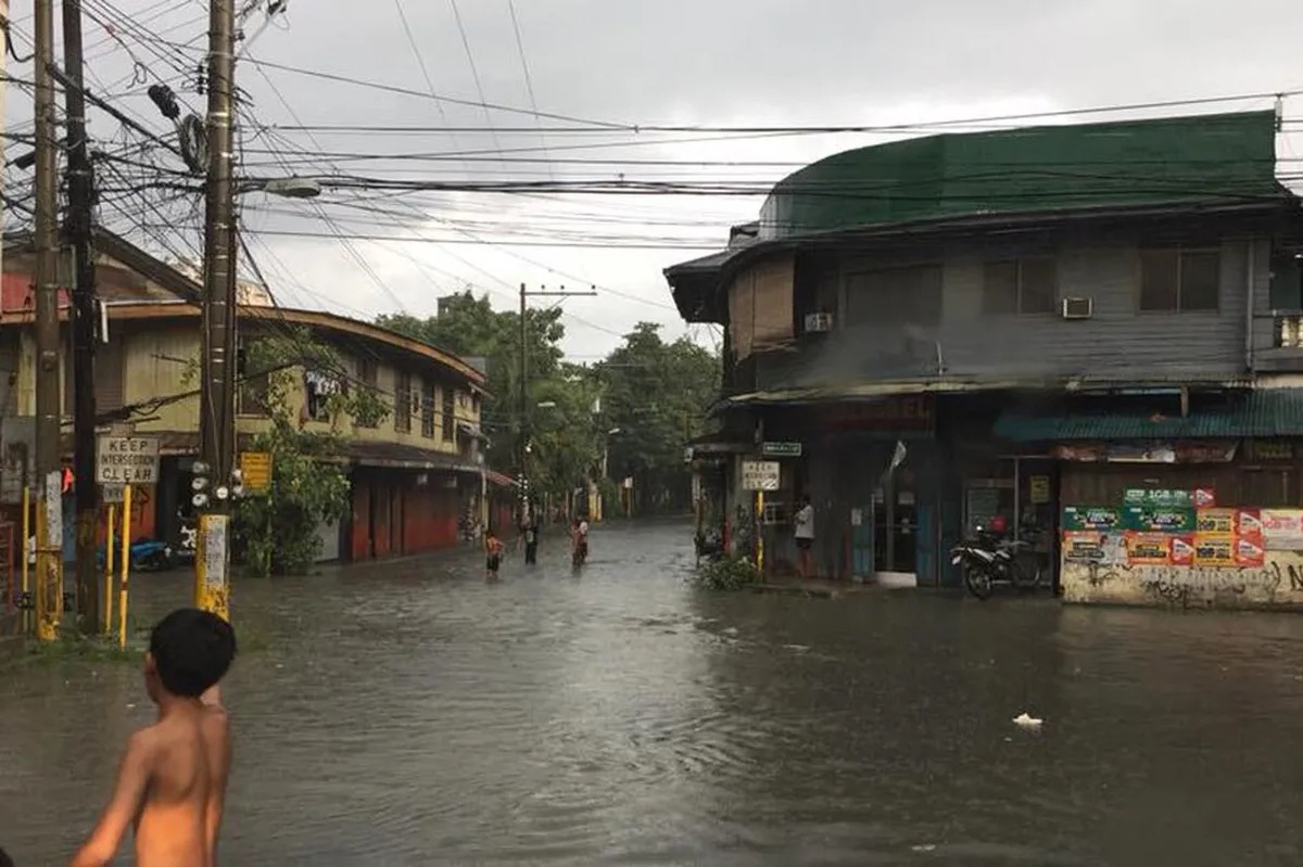TINGNAN: Ilang daan sa Cebu City, binaha dulot ng malakas na pag-ulan | ABS-CBN News