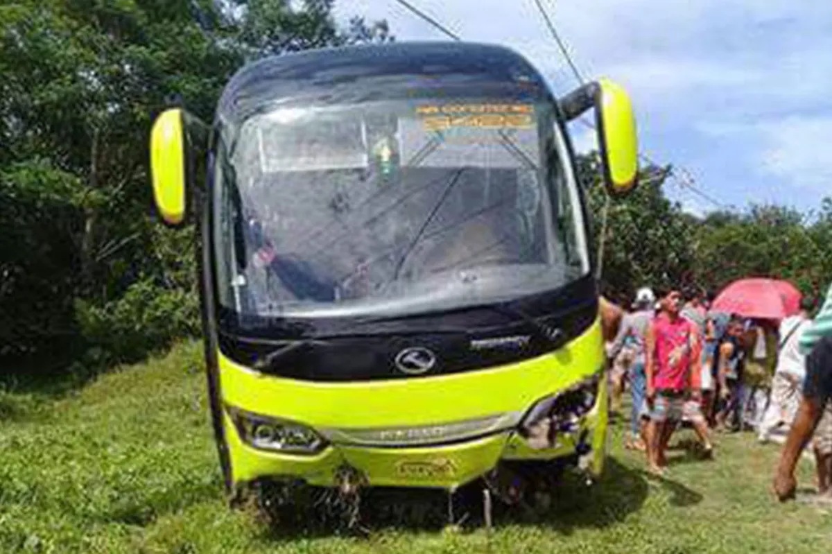 2 patay sa salpukan ng motor, bus sa Surigao del Norte | ABS-CBN News