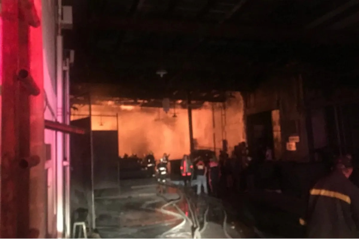 Pabrika nasunog sa QC | ABS-CBN News Pabrika nasunog sa QC | ABS-CBN News