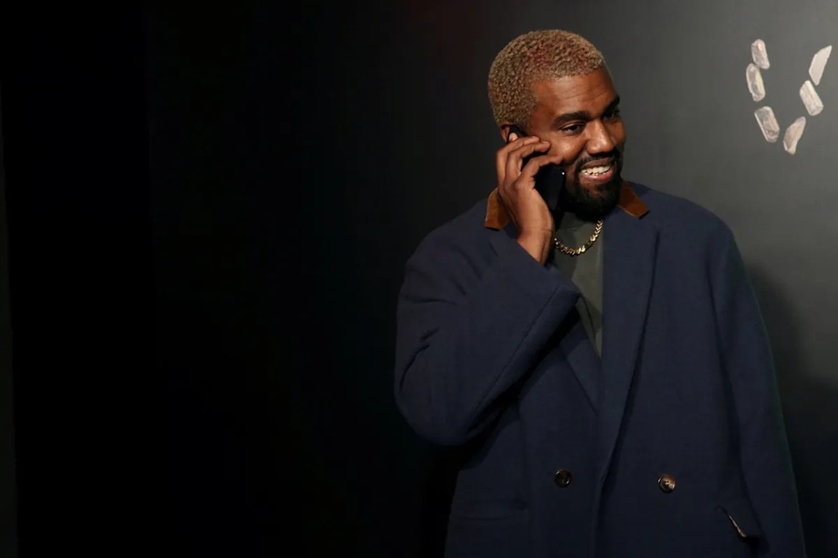 Texting Kanye West steals limelight during Broadway show | ABS-CBN ...