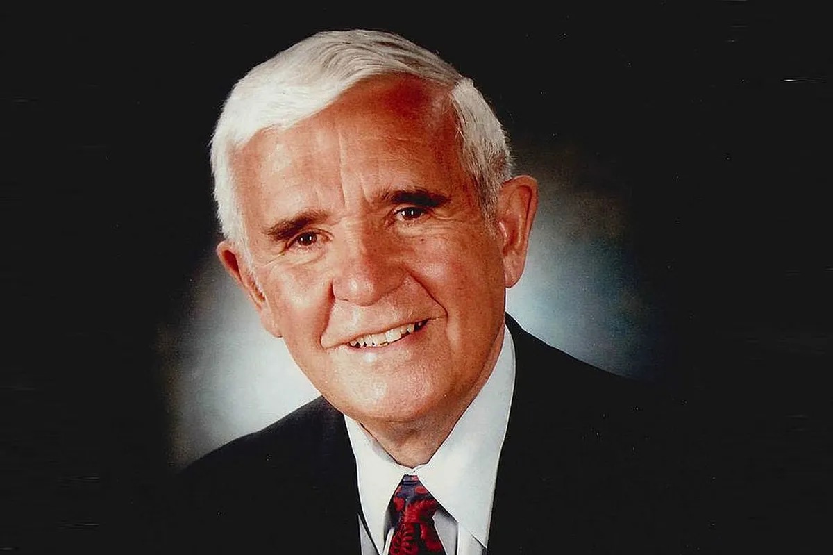 Former U.S. senator who told Marcos 'time has come' dies at 96 | ABS-CBN