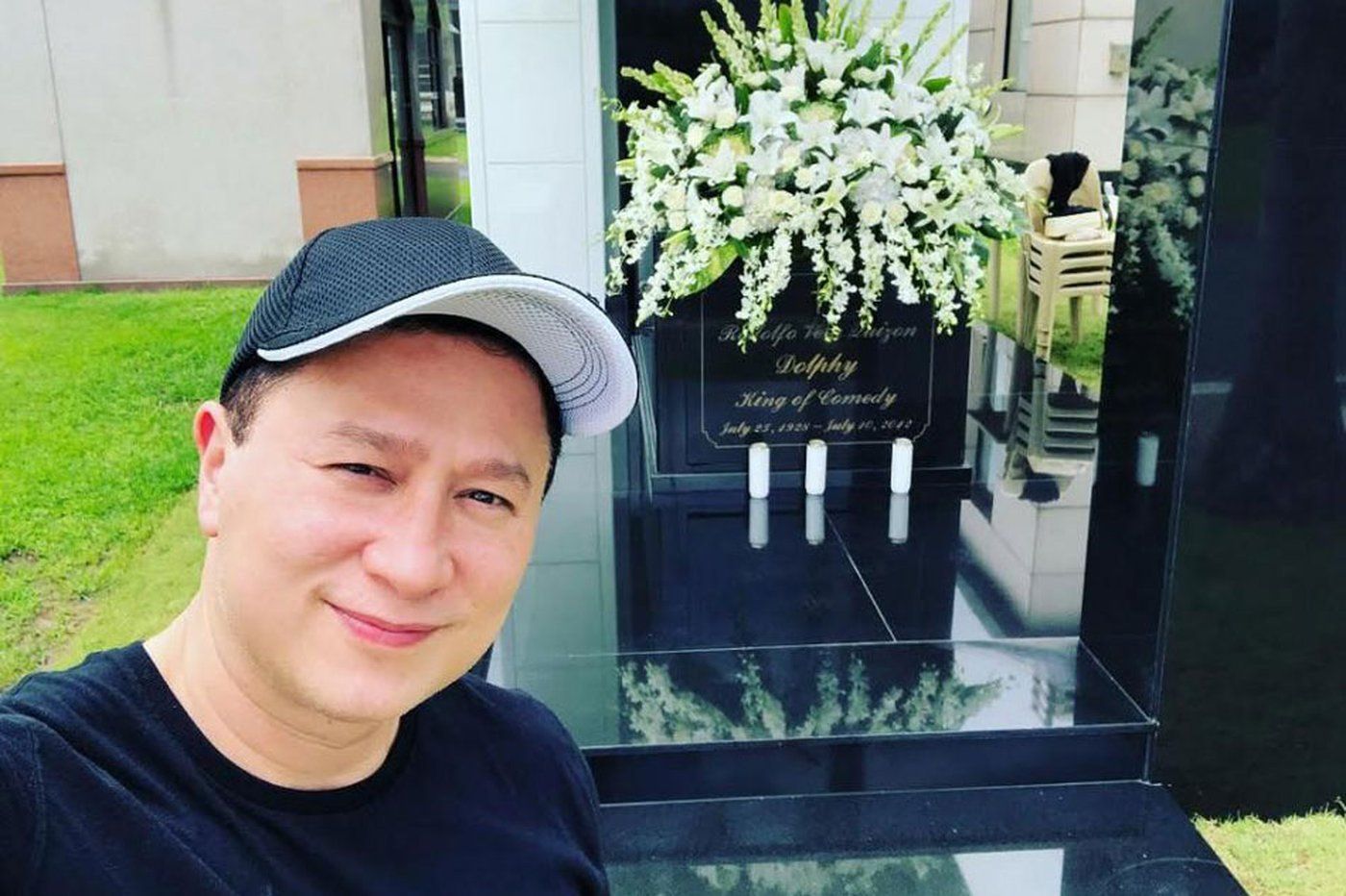 LOOK: Eric Quizon visits dad Dolphy’s ‘new home’ | ABS-CBN Entertainment