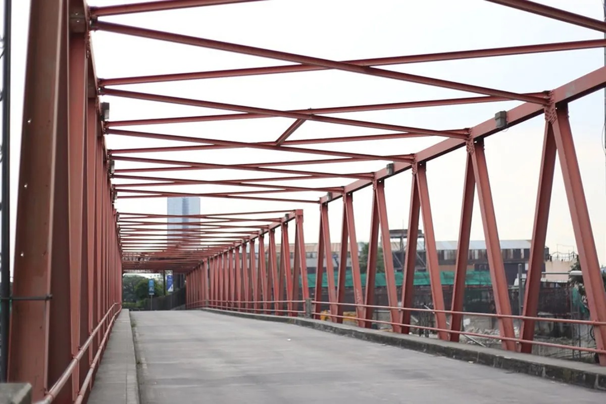 VIRAL: DPWH asked to rethink closure, reconstruction of Rockwell bridge ...