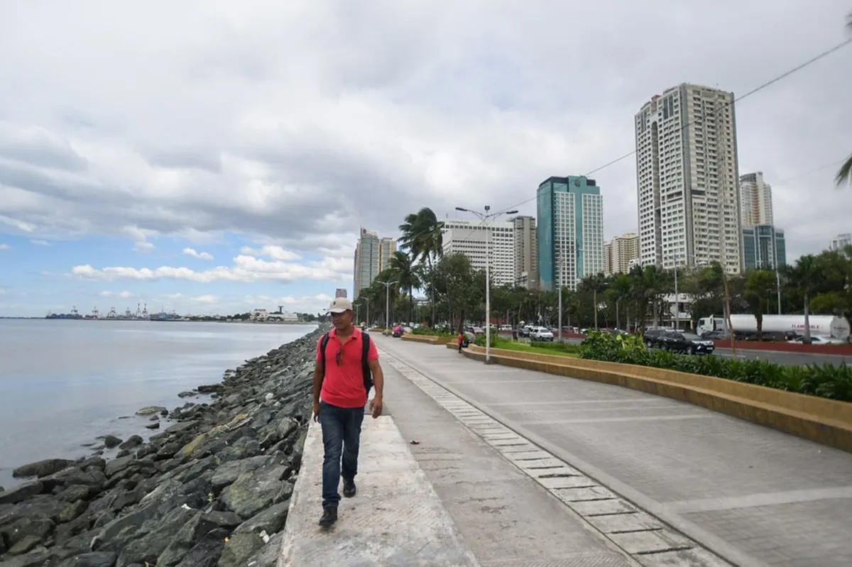 Gov’t yet to approve 2 large-scale reclamation projects for Manila Bay ...