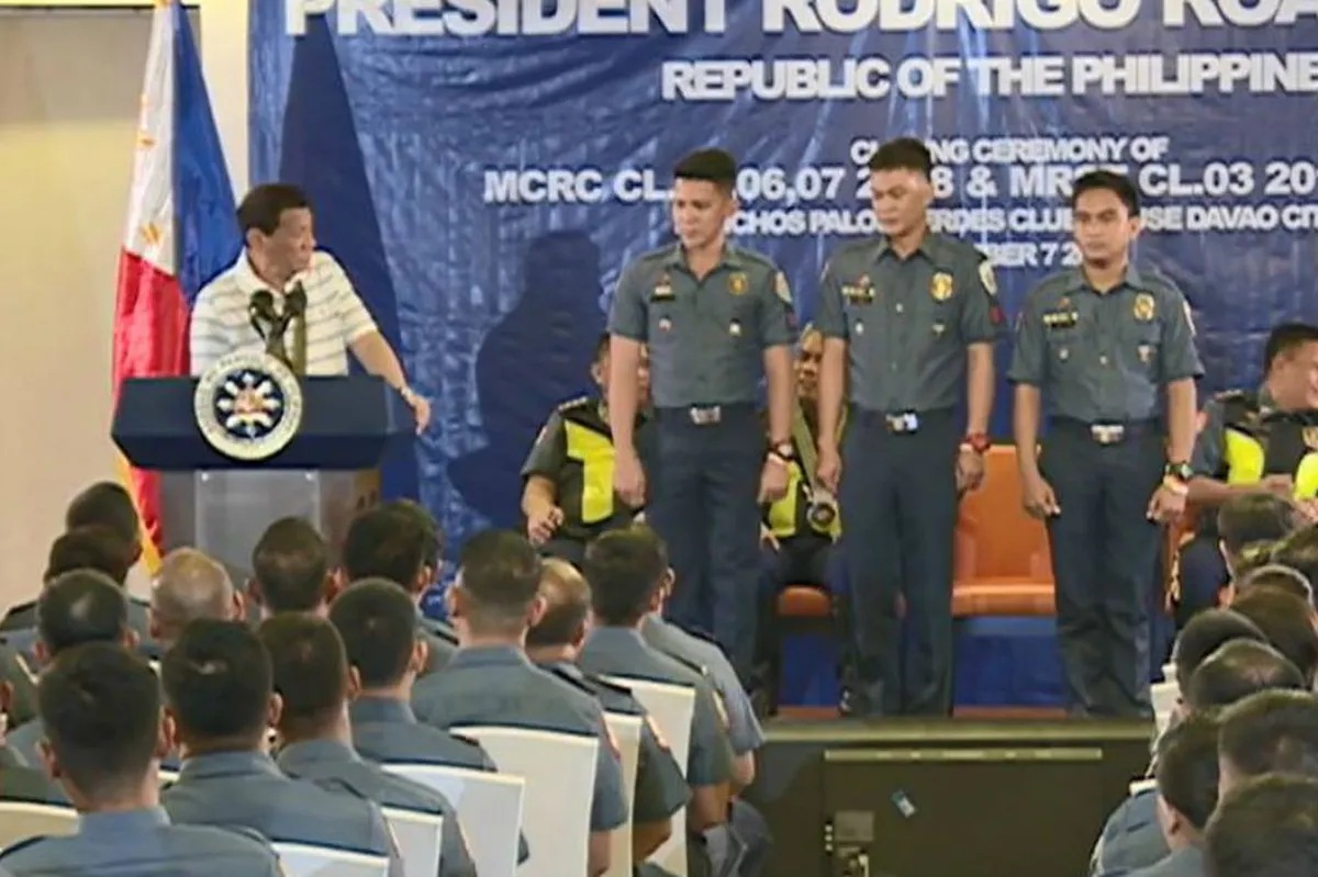Duterte gives motorcycles to 3 cops who topped police riding course ...