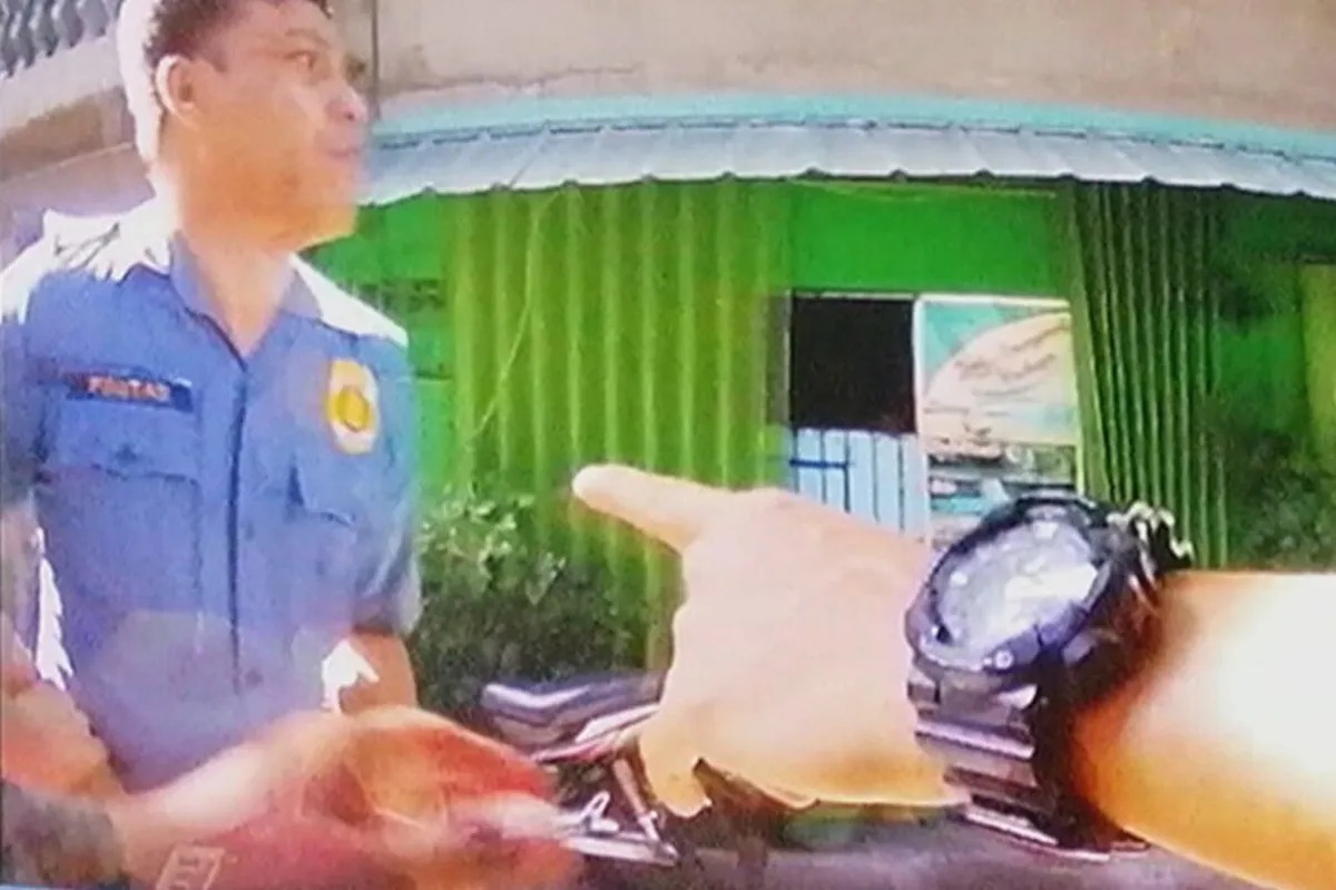 2 pulis na dawit sa ilegal na sabong, sinibak sa puwesto | ABS-CBN News