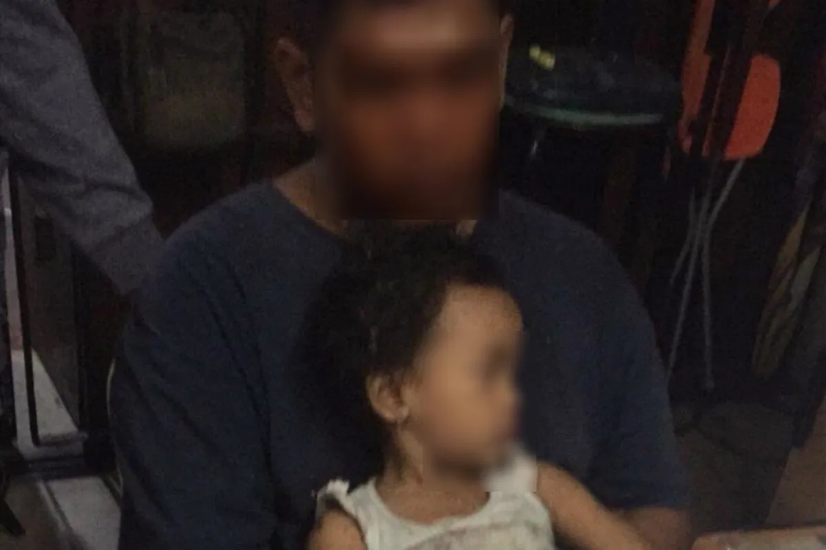 Bata, 'himalang' nakaligtas sa sunog sa QC | ABS-CBN News