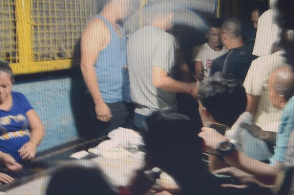 Kagawad, 7 iba pa, huli sa sinalakay na saklaan sa Maynila | ABS-CBN News