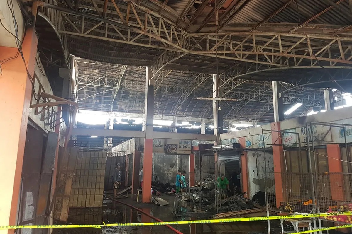 Palengke sa Negros Occidental nasunog, P45 milyong halaga ng paninda ...