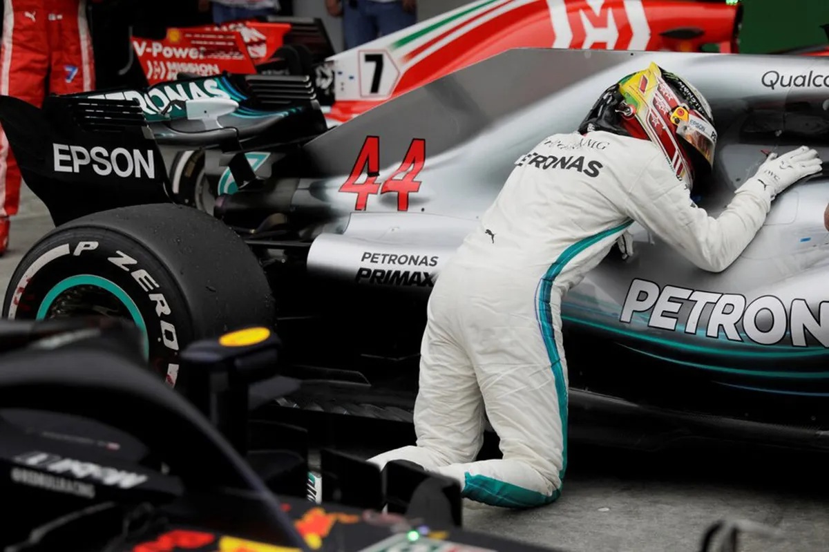 Hamilton finally gets to celebrate in style | ABS-CBN Sports