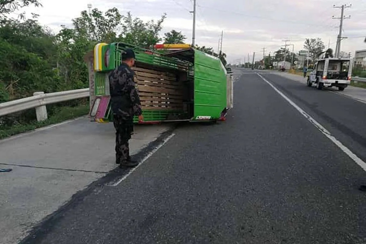 Buntis patay, 13 sugatan sa pagtaob ng kuliglig sa Isabela | ABS-CBN News Buntis patay, 13 sugatan sa pagtaob ng kuliglig sa Isabela | ABS-CBN News
