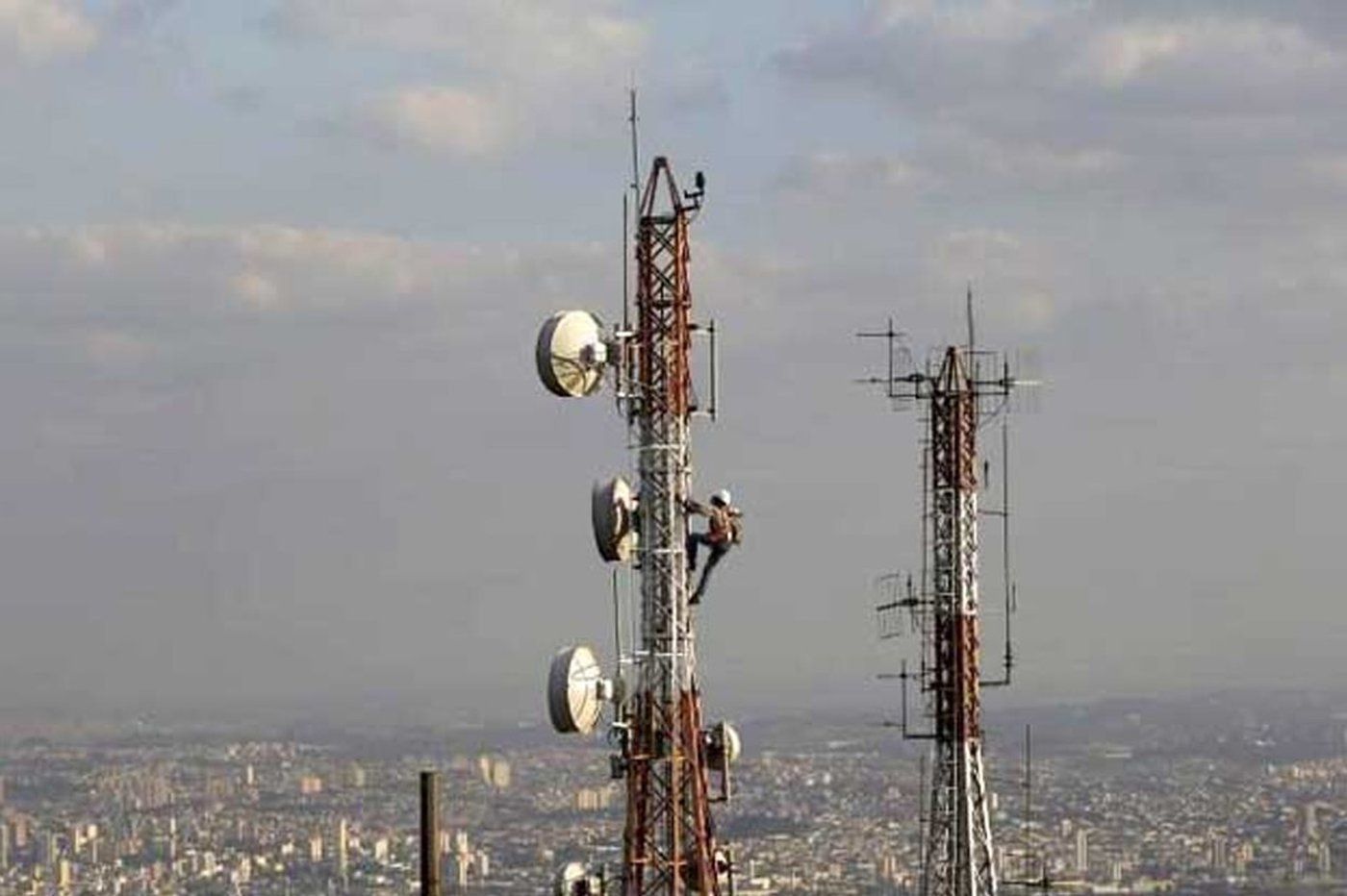 DICT meets with common tower providers and telco operators | ABS-CBN News