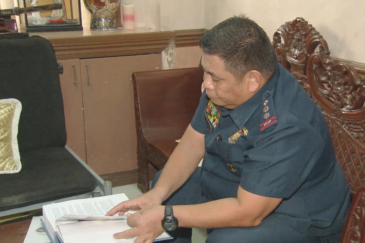 Pulis na dawit sa drug matrix ni Duterte pumalag | ABS-CBN News Pulis na dawit sa drug matrix ni Duterte pumalag | ABS-CBN News