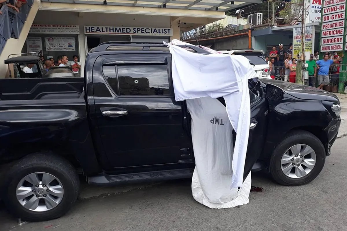 Bise Alkalde ng Trece Martires, Cavite patay sa pananambang | ABS-CBN News Bise Alkalde ng Trece Martires, Cavite patay sa pananambang | ABS-CBN News