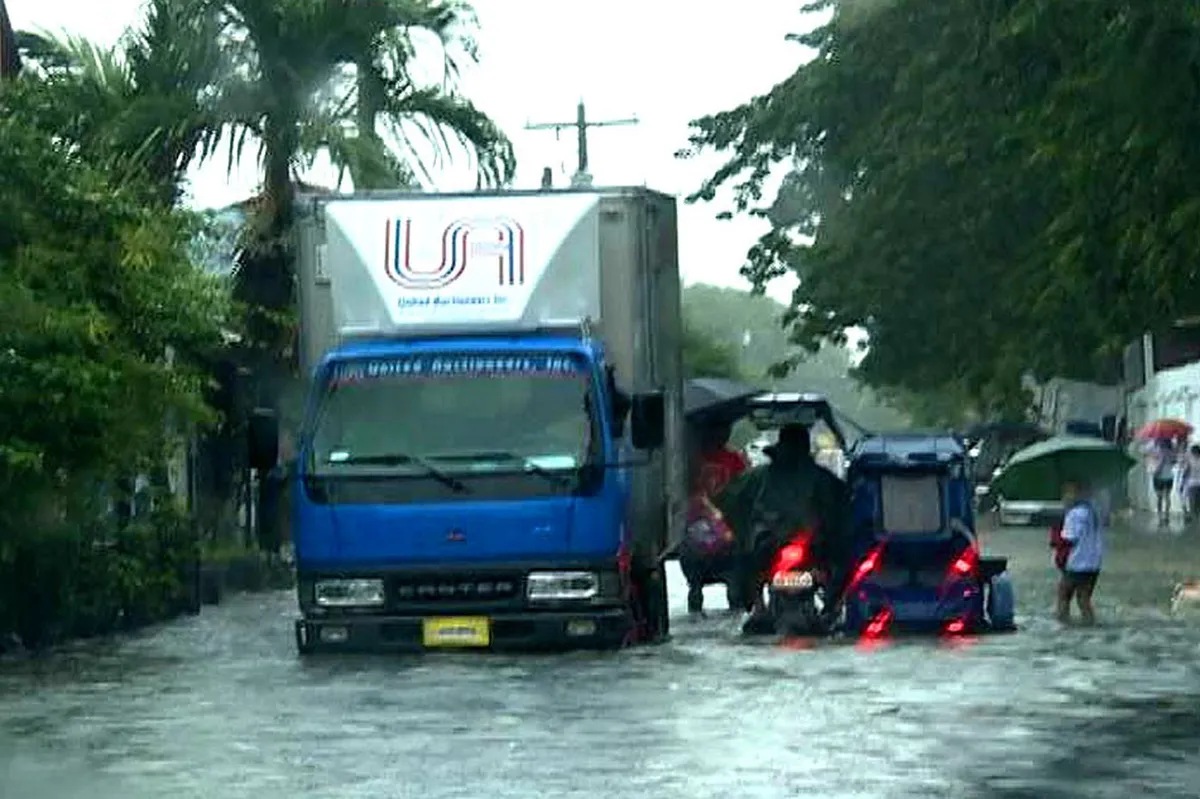 Ilang lugar sa Bacolod, binaha | ABS-CBN News Ilang lugar sa Bacolod, binaha | ABS-CBN News
