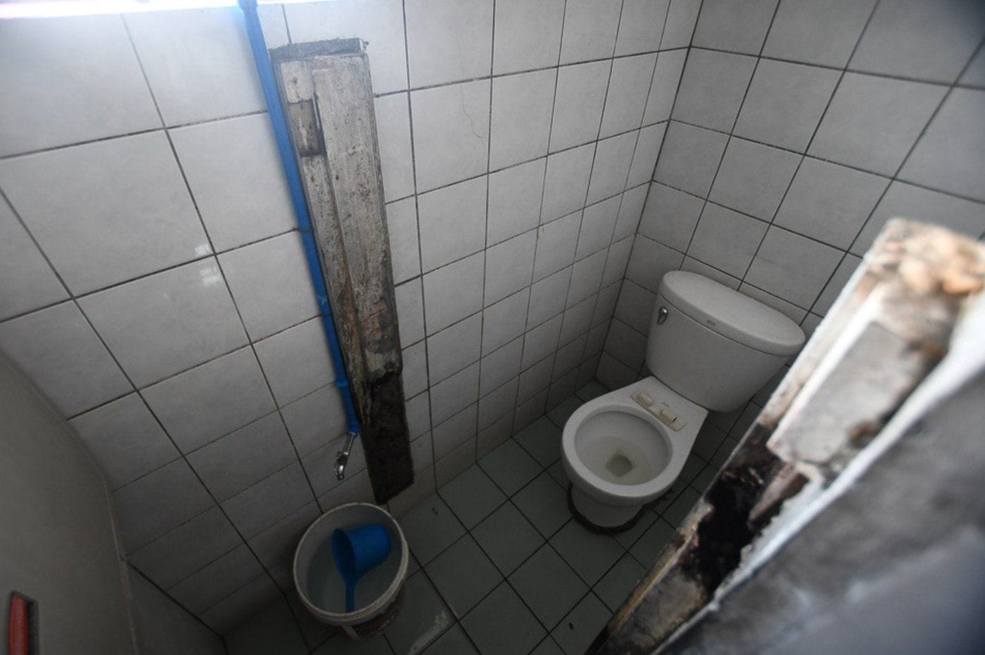 The state of public toilets: A look at restrooms that Pinoy commuters ...