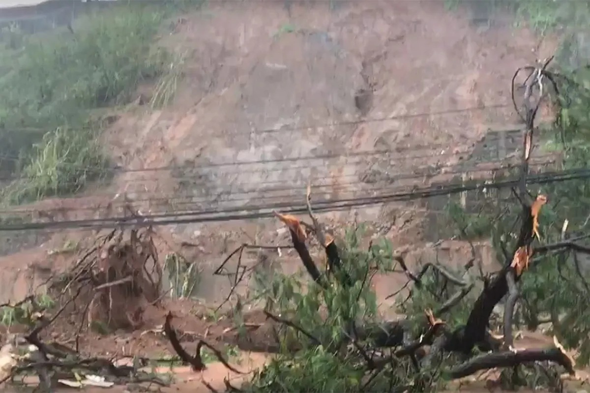 Babae patay sa pagguho ng lupa sa Baguio | ABS-CBN News