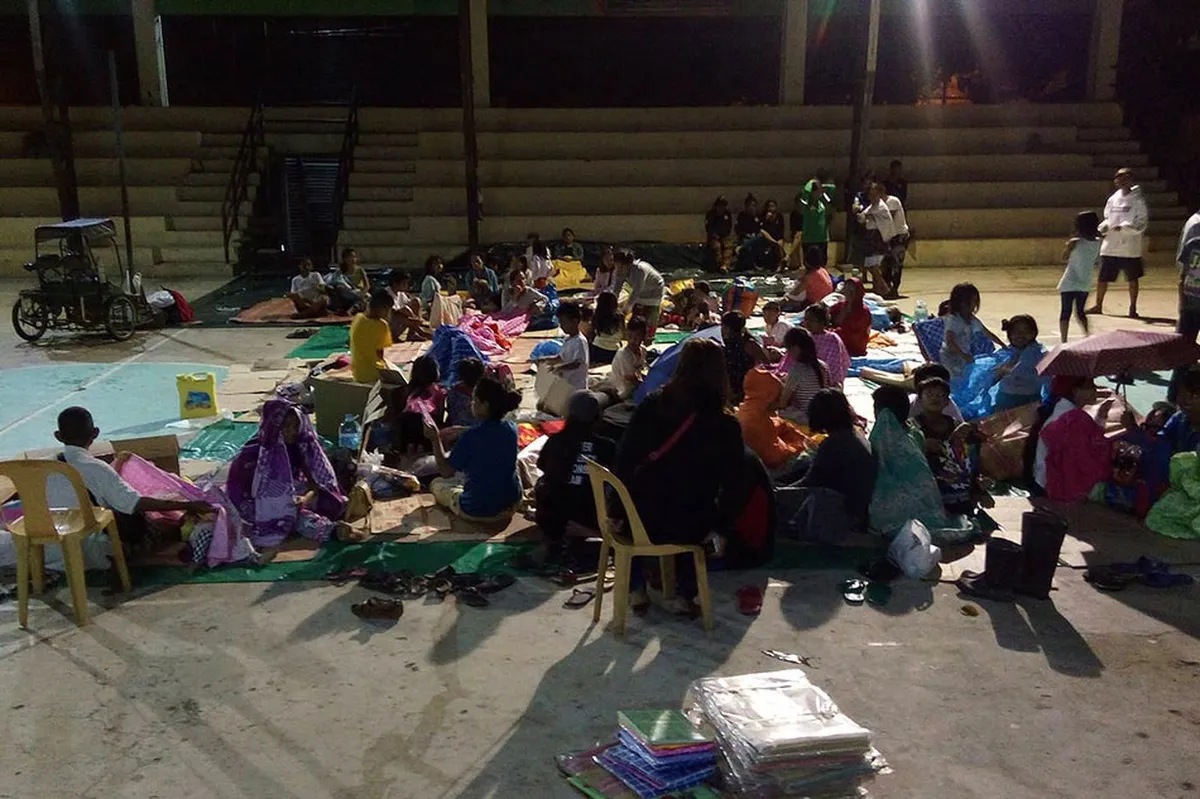 Higit 100 pamilya sa Zamboanga, inilikas dahil sa pagbaha | ABS-CBN News Higit 100 pamilya sa Zamboanga, inilikas dahil sa pagbaha | ABS-CBN News