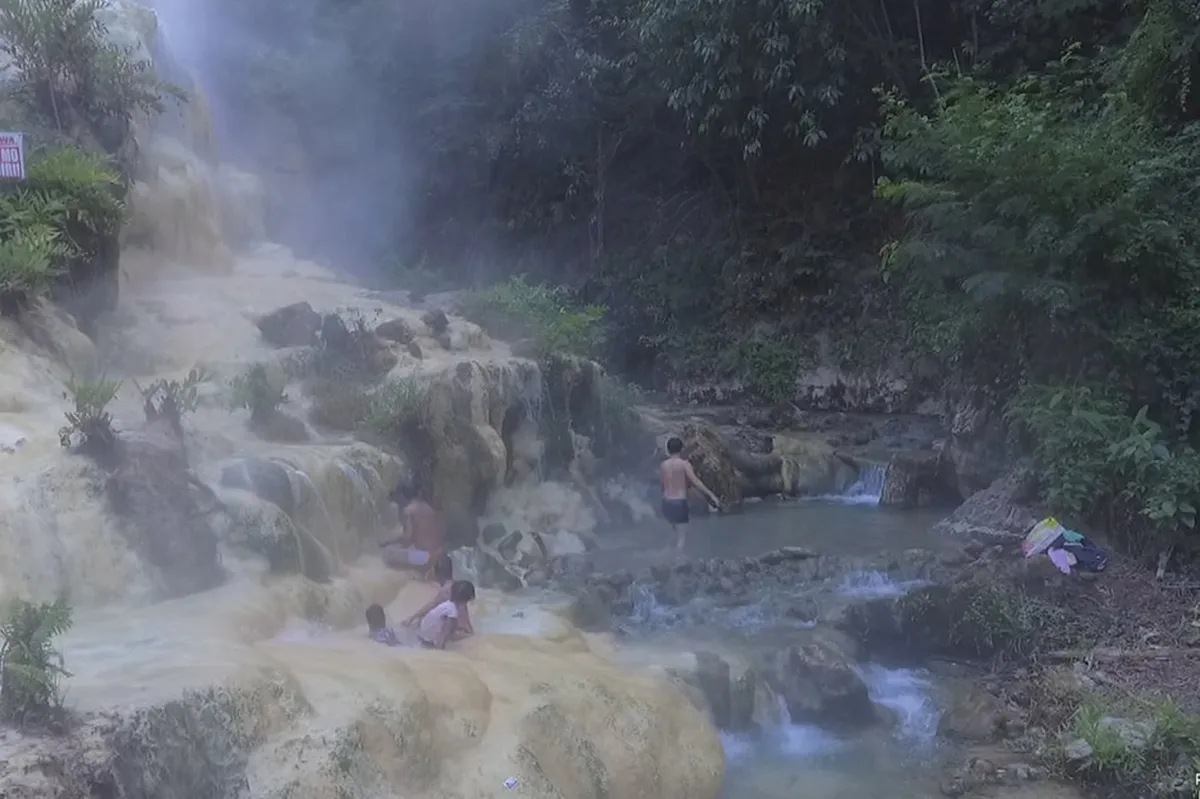 Abot-kaya, nakagiginhawa: Hot spring sa Compostela Valley, patok na ...