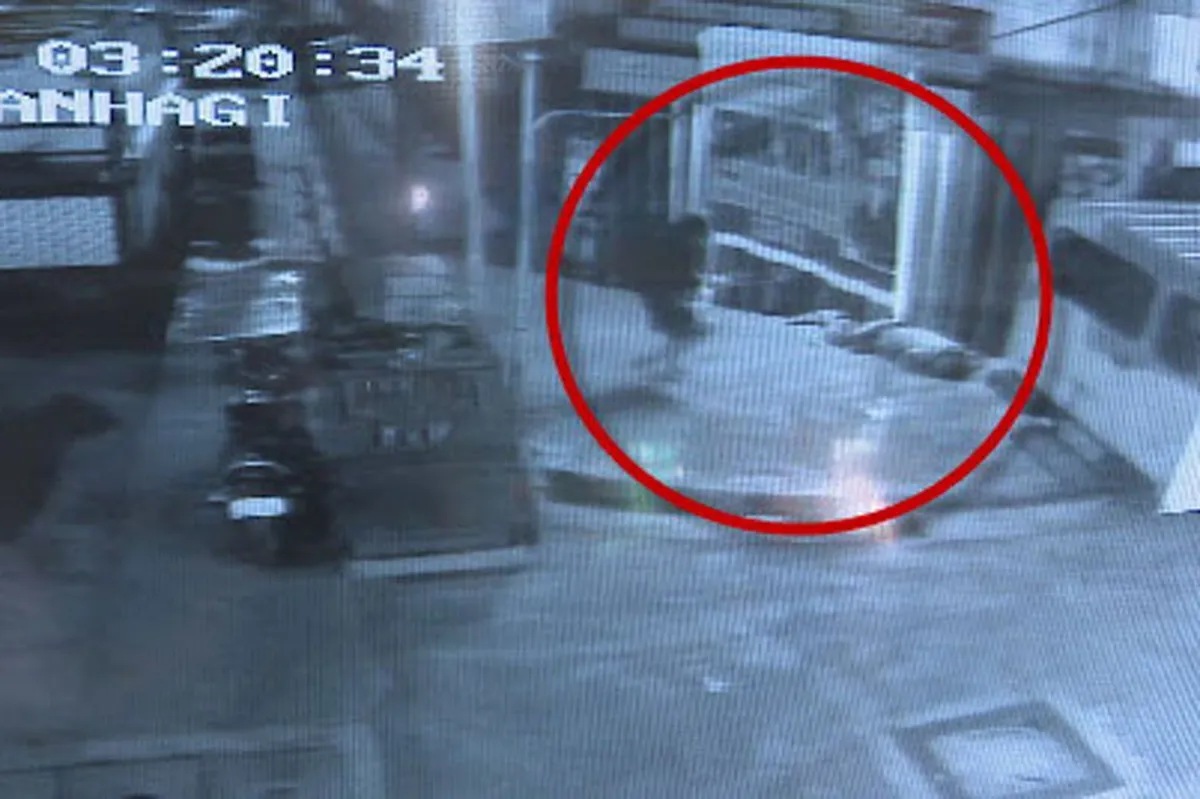 SAPUL SA CCTV: Babae binagsakan ng bato sa ulo ng 'kaaway' | ABS-CBN News SAPUL SA CCTV: Babae binagsakan ng bato sa ulo ng 'kaaway' | ABS-CBN News