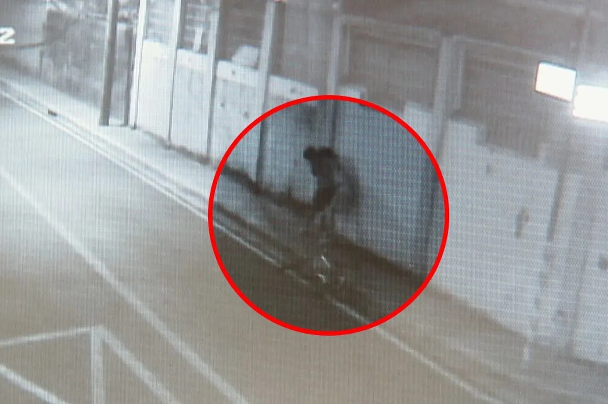 SAPUL sa CCTV: Estudyanteng nanlaban sa holdaper, nasaksak | ABS-CBN News