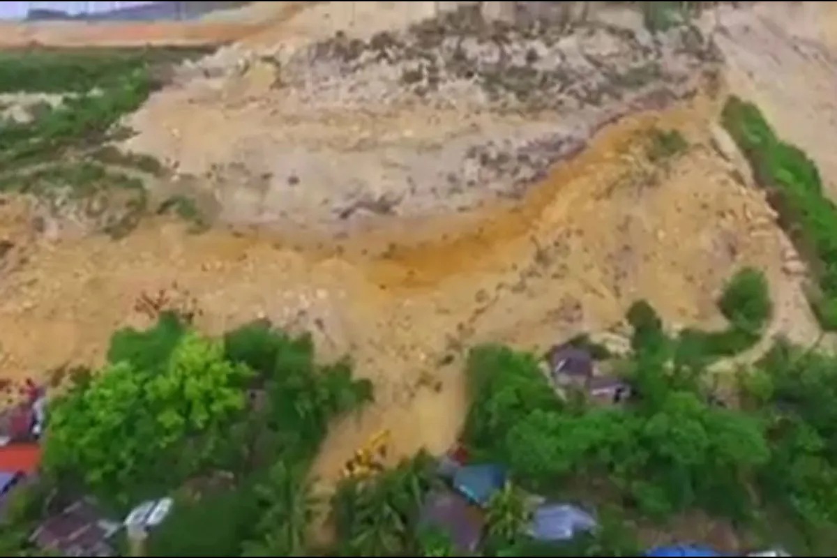 WATCH: CCTV captures horrifying Naga, Cebu landslide | ABS-CBN News